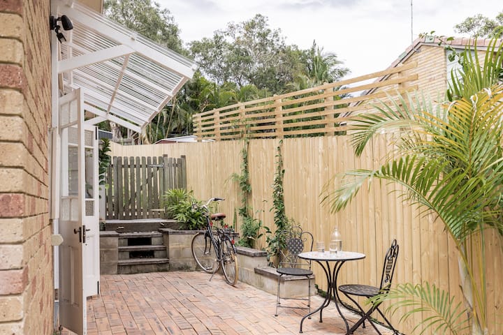 Self Contained Mezzanine*bay Beach Loft - Byron Bay