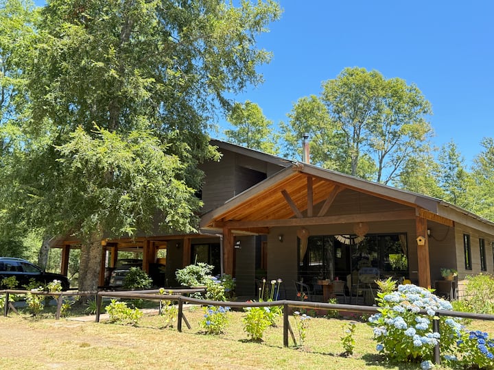 Casa Con Piscina Y Enormes Espacios En Pucón! - Los Ríos