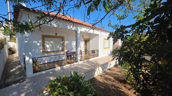 Cottage With Terrace/garden Fenced. - Boliqueime