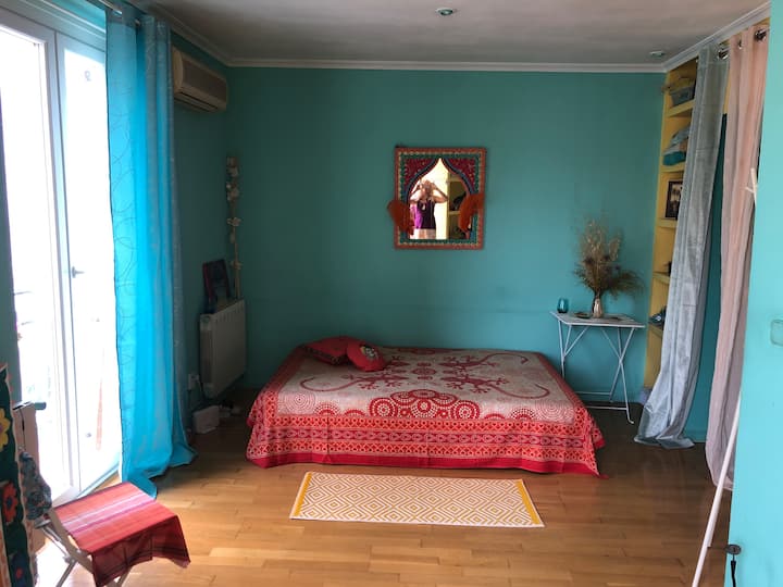 Cama Doble En Chill Out Con Balcón - Madrid