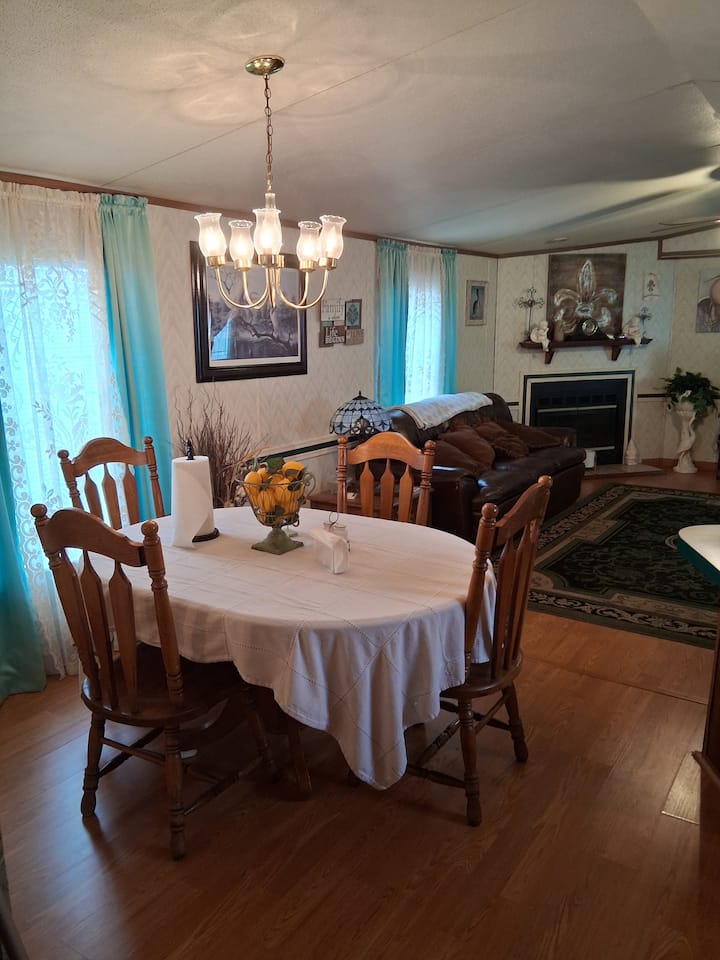 Hospitality & Comfort 
I-20 Exit 114 1/2 Mi. South - West Monroe, LA