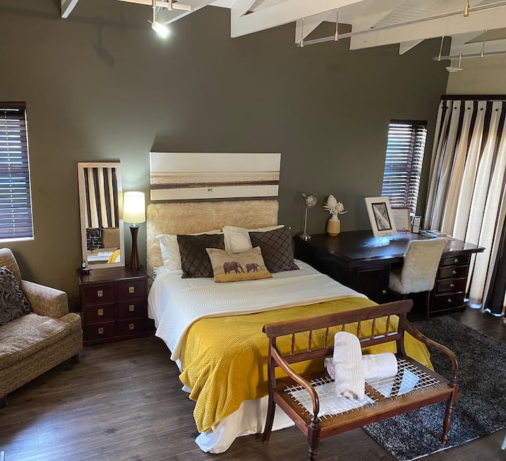 Tranquil Self - Catering Apartment Close To City - Port Elizabeth