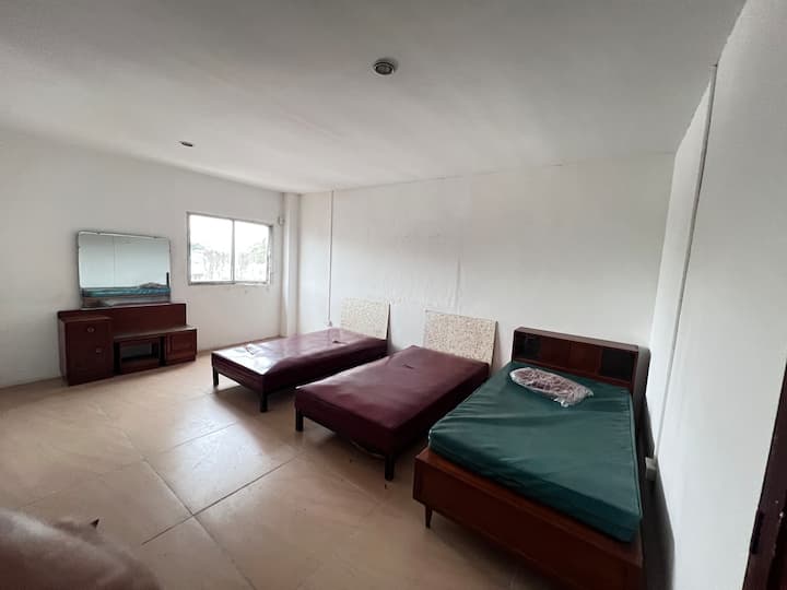 Private Room, Backpackers And Dorm Rooms Available - Cebu