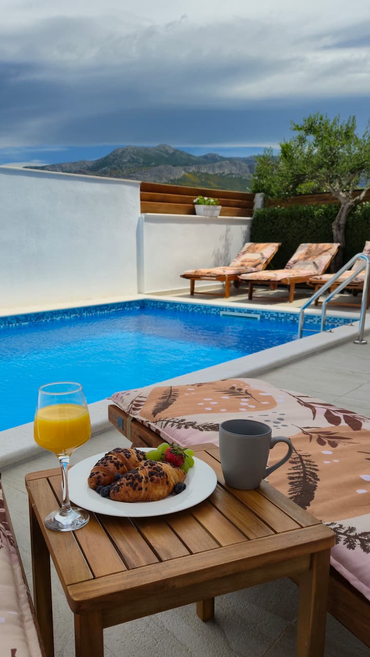 Apartment With Private Swimming Pool! - Split