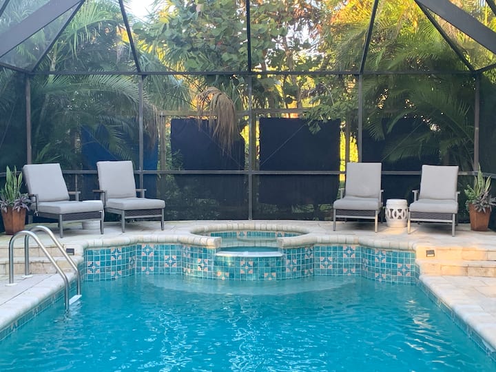 Vero Beach Pool Home, Walk To Beach And Town! - Vero Beach, FL