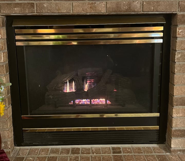 Highland Hideaway - Omaha, NE