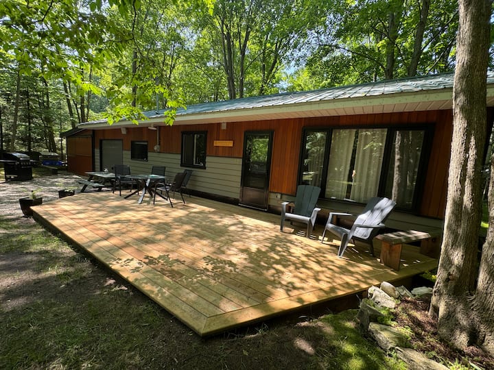 Maplewood Cottage Sauble Beach - All Season Cabin - Sauble Beach