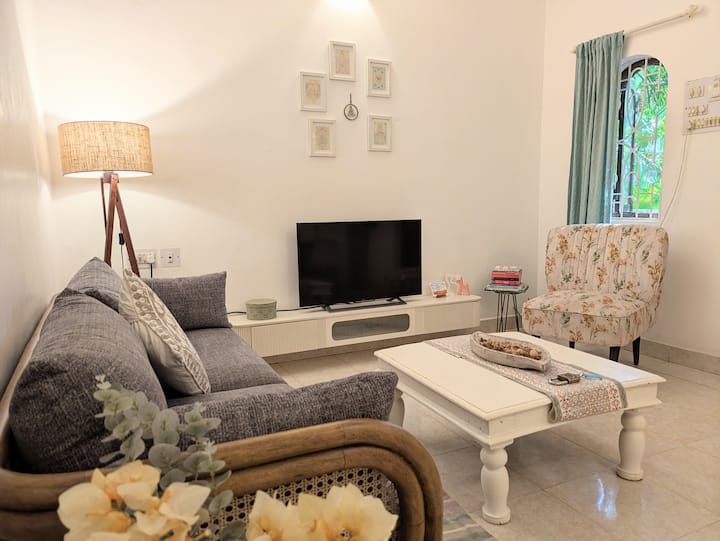 Papaya - Tropical Retreat Steps From The Beach! - Goa