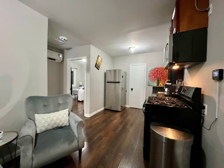 2-bedroom 1-bathroom Guesthouse - Buena Park, CA