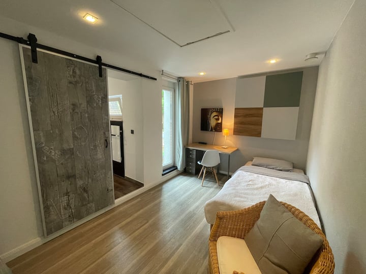 Zimmer Mit Privat-bad / Nähe Flughafen - Hanovre