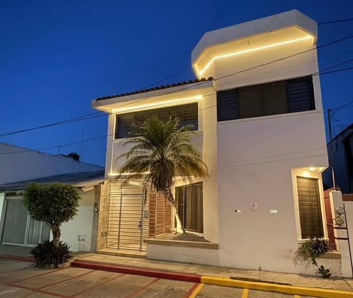 Casa Pedregal / Cómoda, Amplia Y Confortable. - Tuxtla Gutiérrez