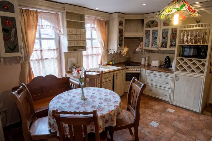 Little Room In Debrecen, Big Forest, Good Traffic. - Debrecen