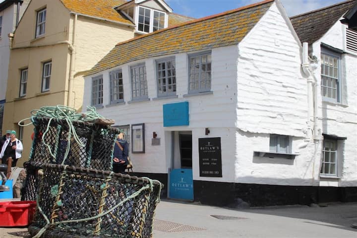 Harbour Loft, Port Isaac, Harbour & Beach Views - Port Gaverne