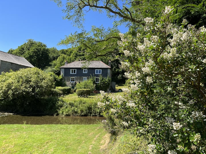 Mill House, Fowey, Set In A Creekside Hamlet - Fowey