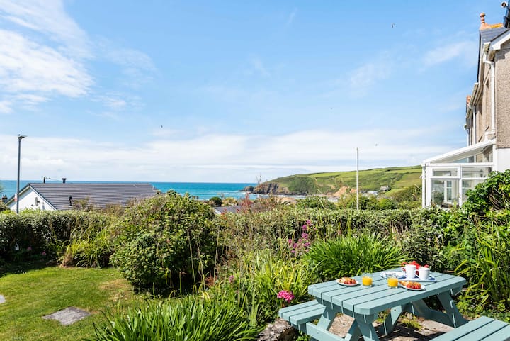 Ocean Retreat, Close To Praa Sands Beach - Porthleven