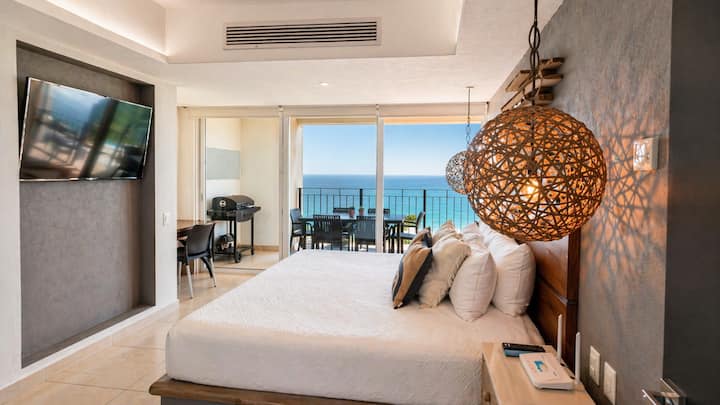 Luxurious Beachfront Condo At The Grand Venetian - Puerto Vallarta