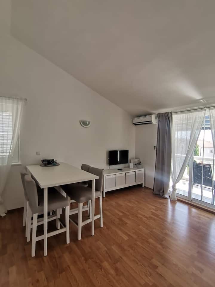 A&z Apartment 2 - Pirovac