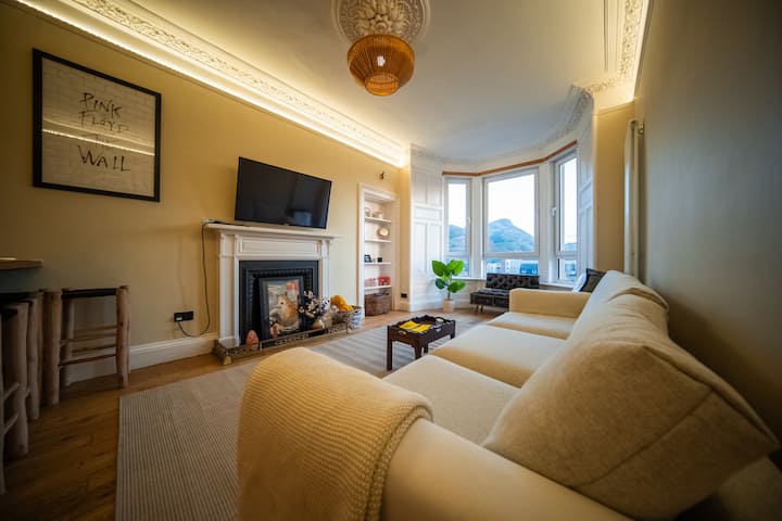 Modern & Stylish 2 Bedroom Flat - Edinburgh, UK
