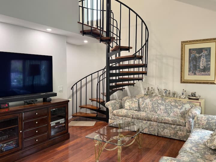 Alfie's Place-spacious Private Guest Suite - San Diego, CA