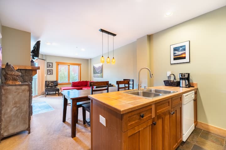 Condo In River Run Only A Short Walk To Gondola, - Colorado