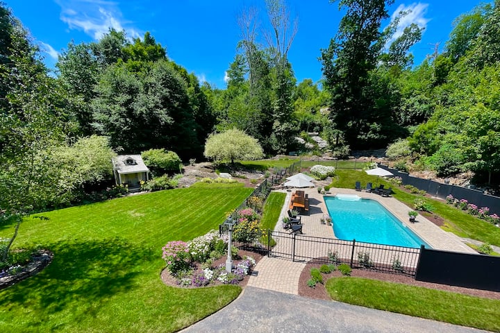Relaxing Holiday Retreat * Pool * Fireplace - Wells State Park, Sturbridge