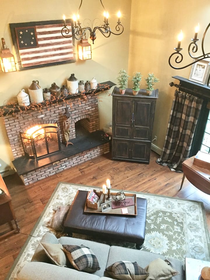 Sleeps 15 • Pool • World Cup 2026 • Retreat - Wells State Park, Sturbridge