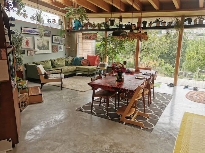 Large Riverside Family Home - Bath