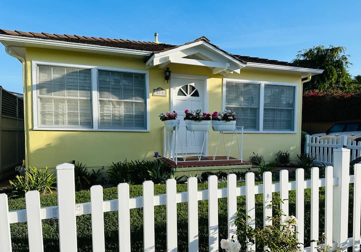 La Jolla Beach Cottage, Quiet Neighborhood - San Diego, CA
