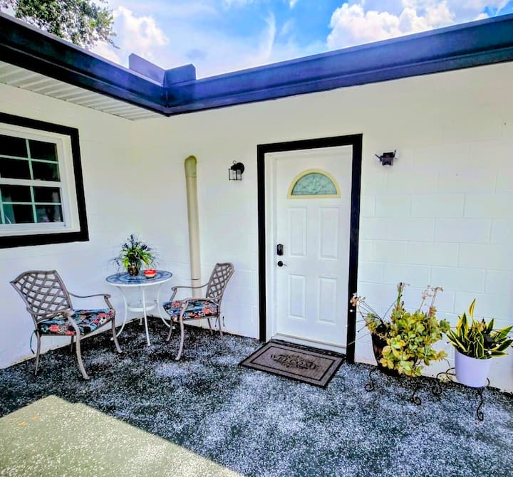 Little Apartment Close To Florida Mall. - Orlando, FL