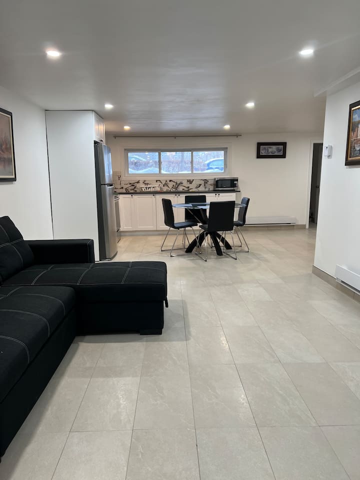 Le Chalet St-léo, S-sol - Montreal