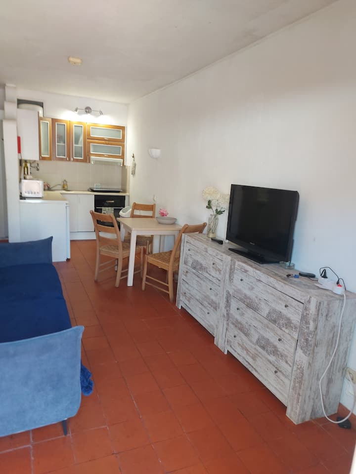 Air Conditioned 1 Bedroom Apt With Wi-fi & Patio. - Albufeira
