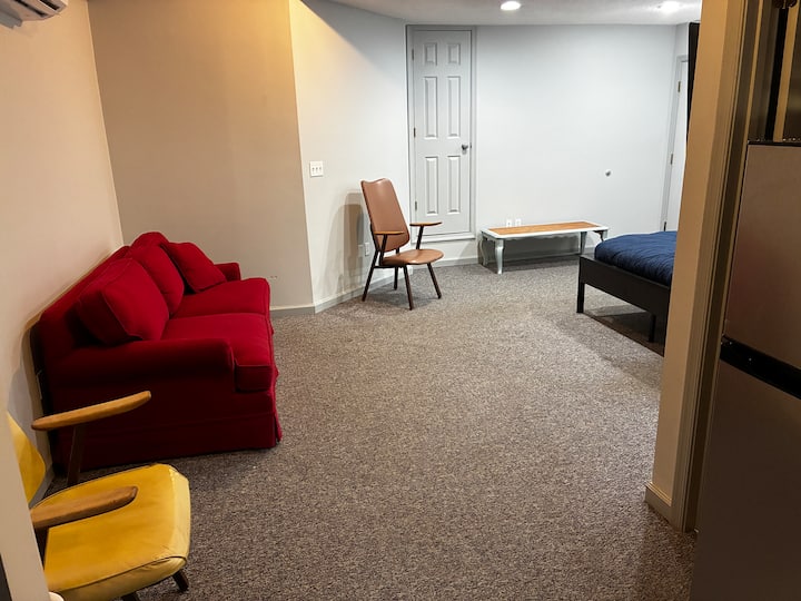 Cozy Studio Condo In Fairlea W/queen Bed + Wifi - Lewisburg, WV