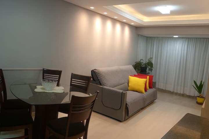 Apto Quadra-mar • 2 Quartos • Garagem • Centro Bc - Balneário Camboriú