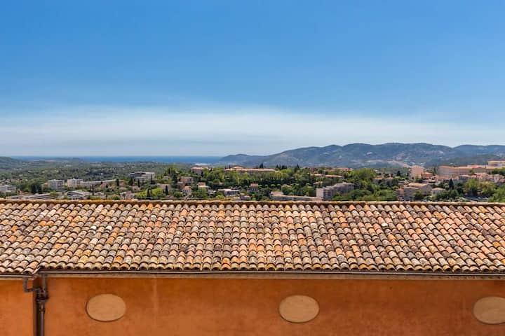 Vue Mer – Parking Privé Maison Natale Fragonard - Grasse