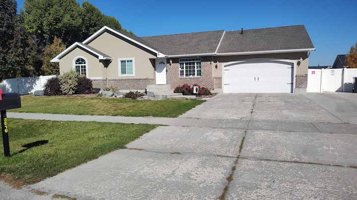 Mini Suites W/ Free, Ai, Coffee & Parking - Idaho Falls, ID