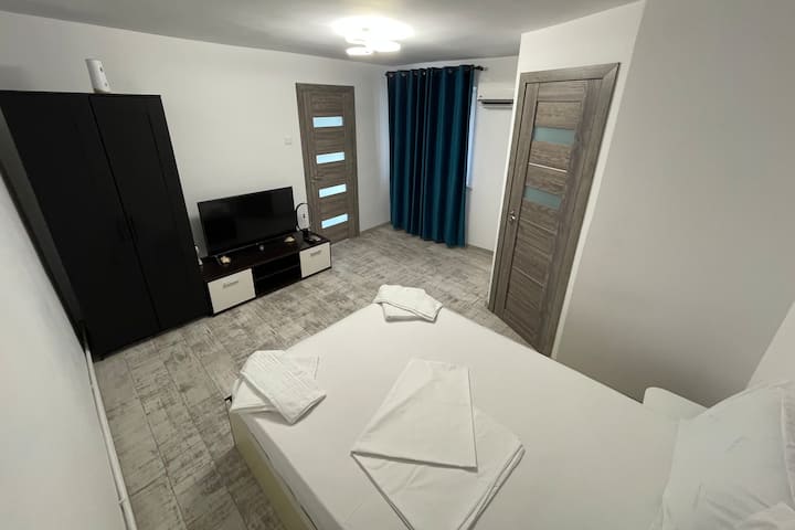 Charming Studio Number 2, In The City Center - Constanța