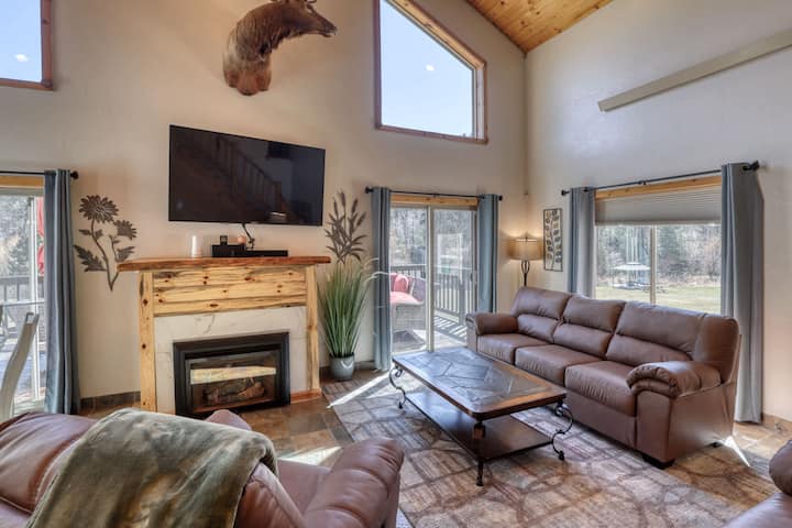 5 Miles From Mt- Rushmore, With Private Hot Tub! - Mount Rushmore, SD