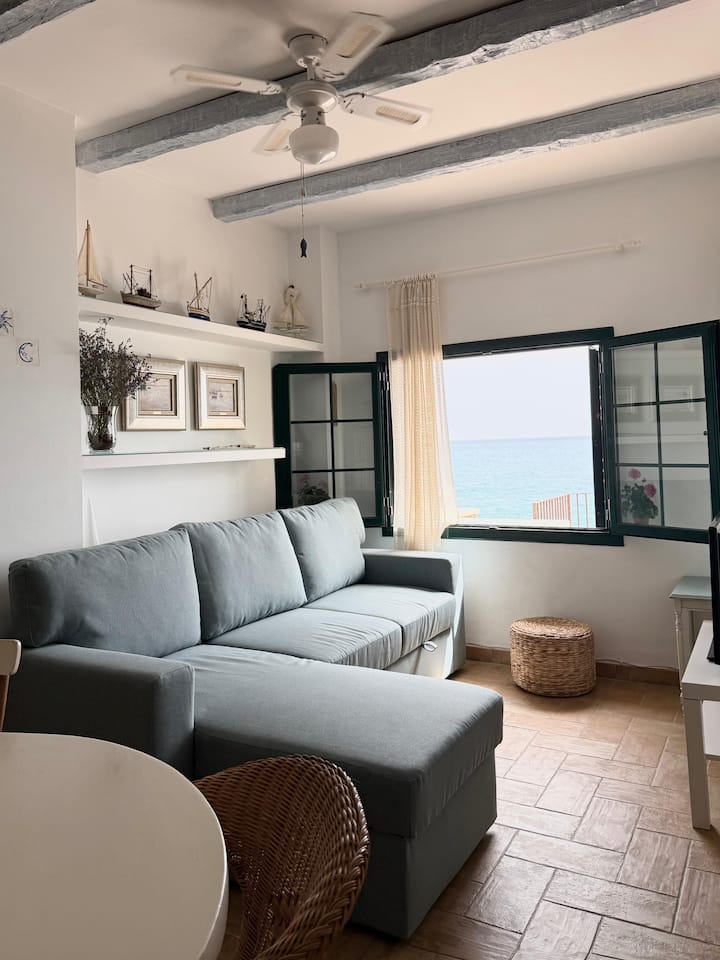 Charming Sea Apartment - Calella
