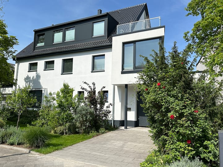 Ruhig Und Zentral, Klein Und Fein Eg - Düsseldorf