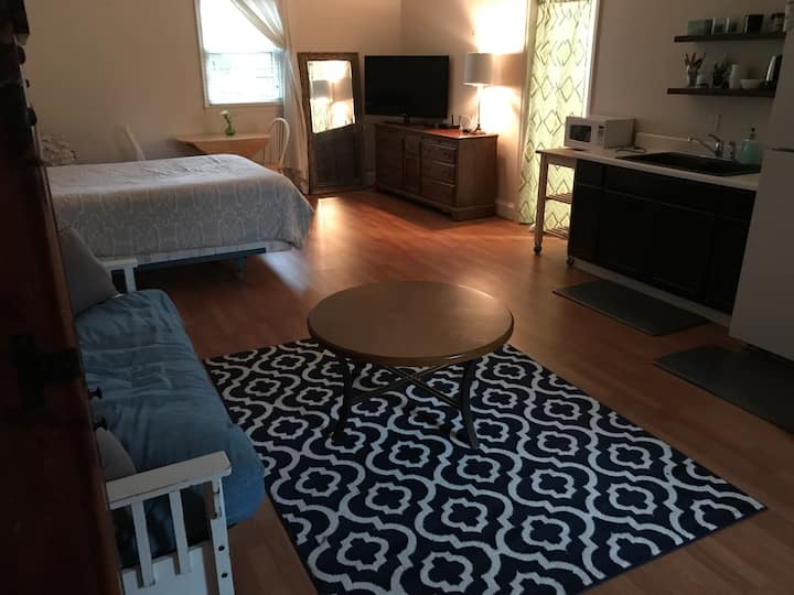 University Of Richmond West End 31 Day Min Stay - Richmond, VA