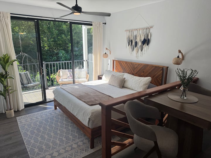 Aloha Couples Getaway With A/c - Kauai