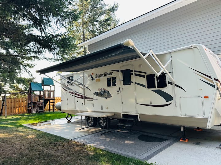 Camper 30 Min From Glacier - Montana
