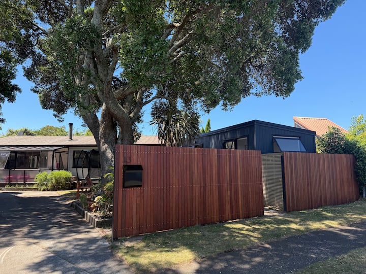 Mount Beauty (Sleeps 12) - Tauranga