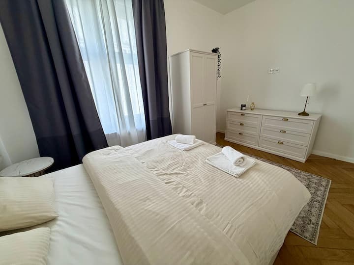 Bright & Spacious Xl Flat-seconds From Main Square - Zagreb