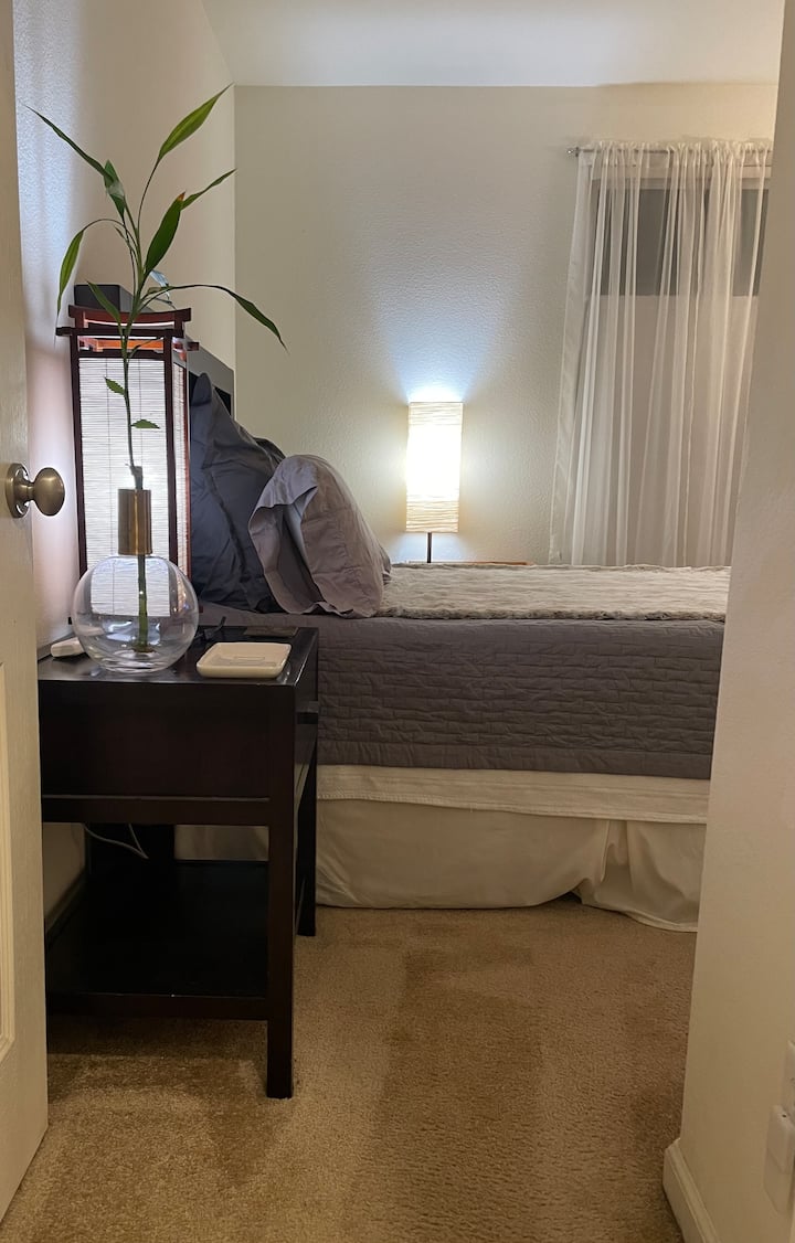Private Room/ Bathroom Close To Uc Davis/airport. - Woodland, CA