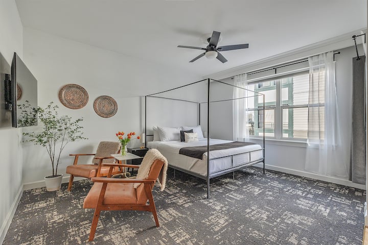 Daily Bakery Credit | Balcony | B2 - Hillsboro, OR