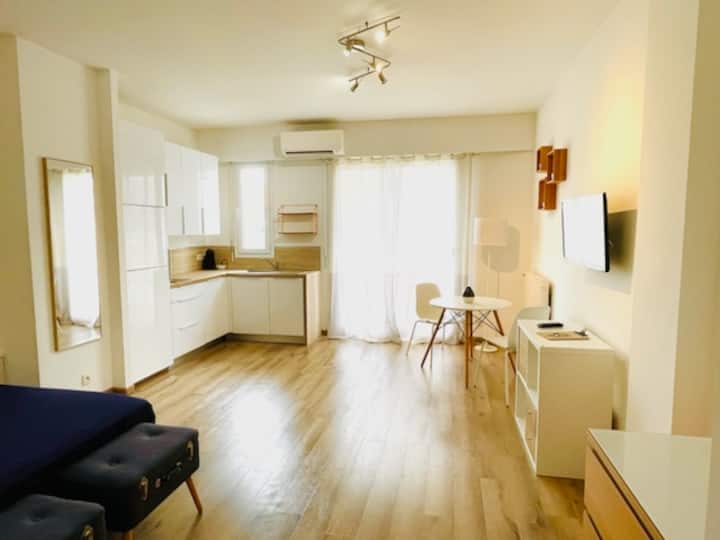 Spacieux Studio Climatisé, Tramway Et Mer à 50m ! - Nizza