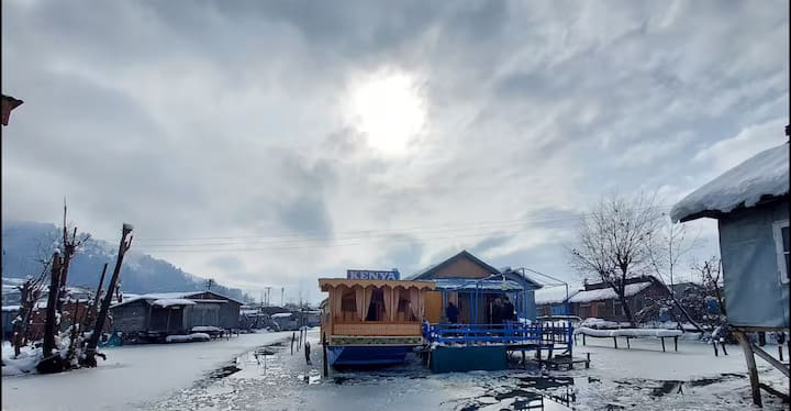 Stay With Nazir - Srinagar