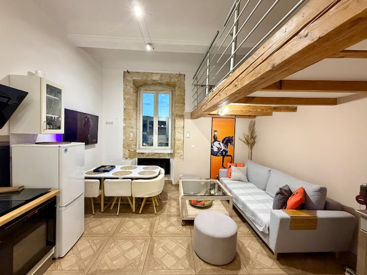 Horizon Dans Le Vieux Village Des Pennes - Vitrolles