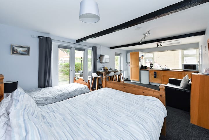 Private-cosy-apartment In Lovely Village Location. - Derbyshire